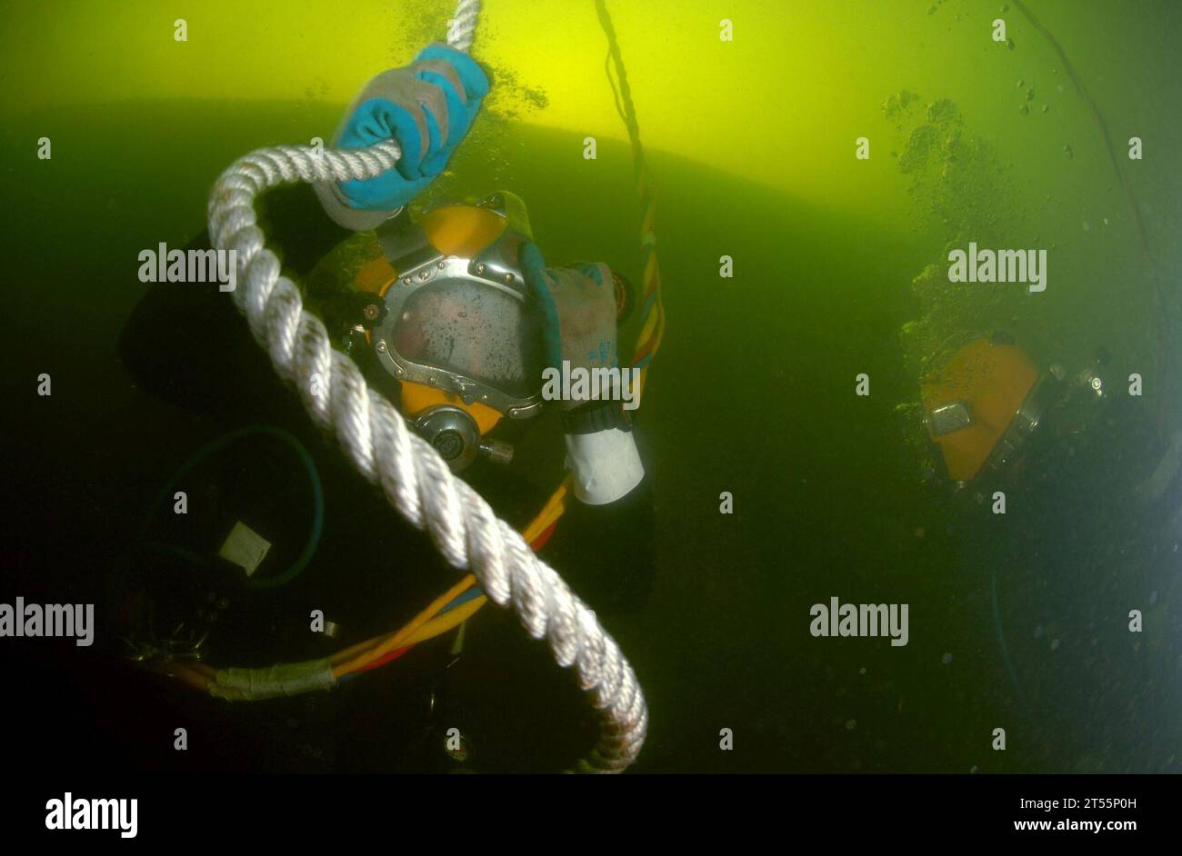 Juliett 484 submarine salvage k77 mdsu2 hi-res stock photography and ...