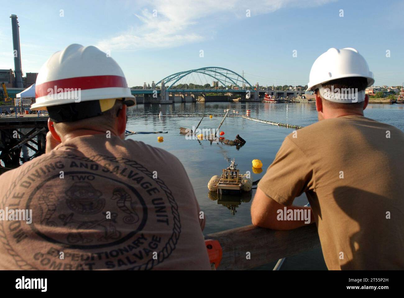 Juliett 484 submarine salvage k77 mdsu2 hi-res stock photography and ...