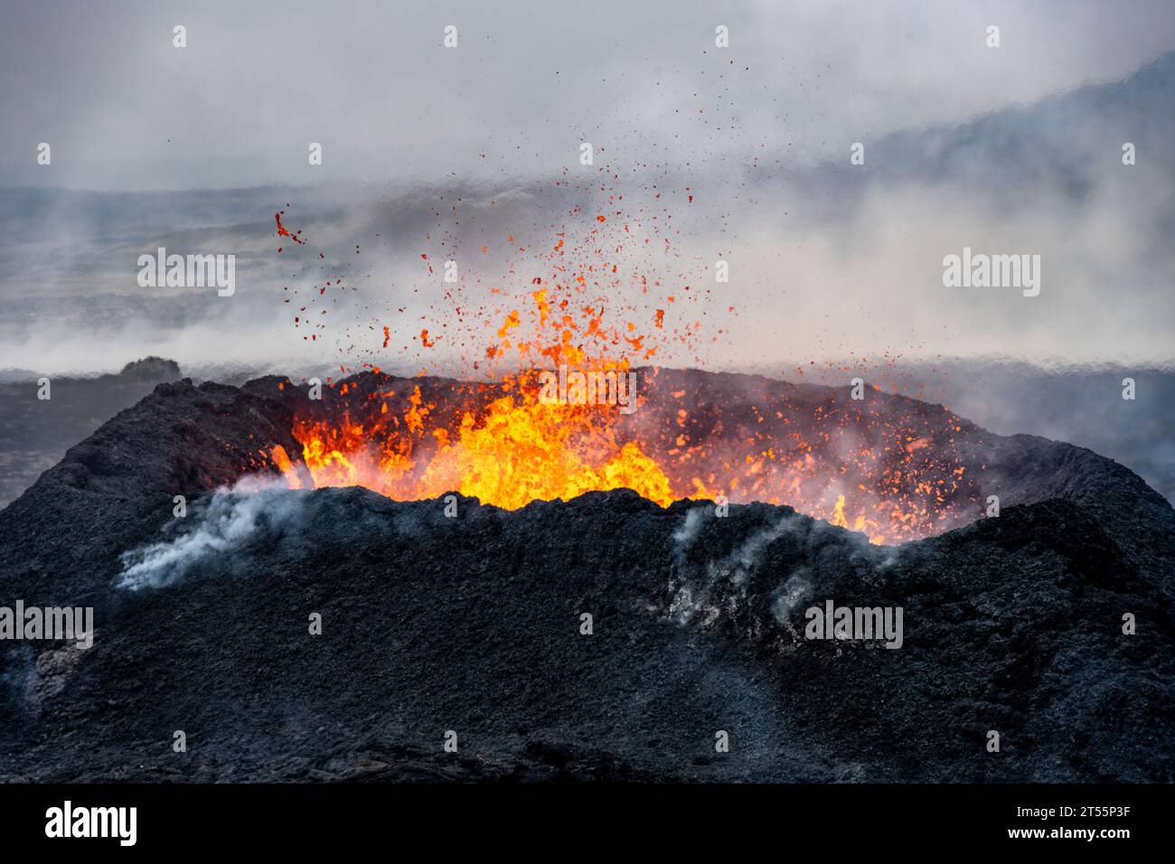 Dramatic images of the 2023 Volcano Eruption in Iceland Stock Photo - Alamy