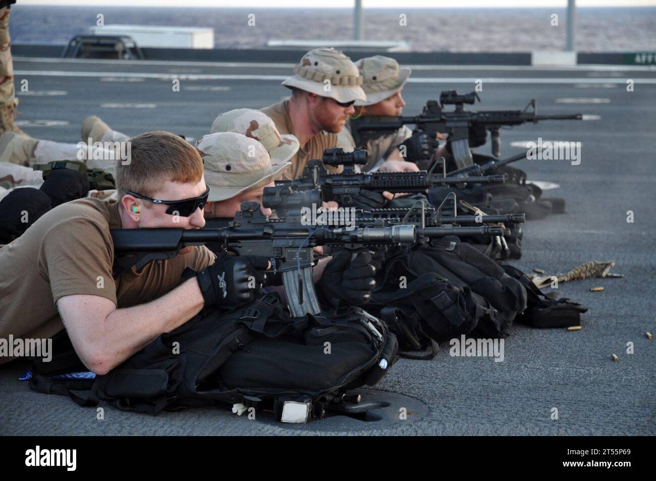 Kearsarge Amphibious Ready Group, LPD 15, ponce, Sailors, U.S. Navy ...