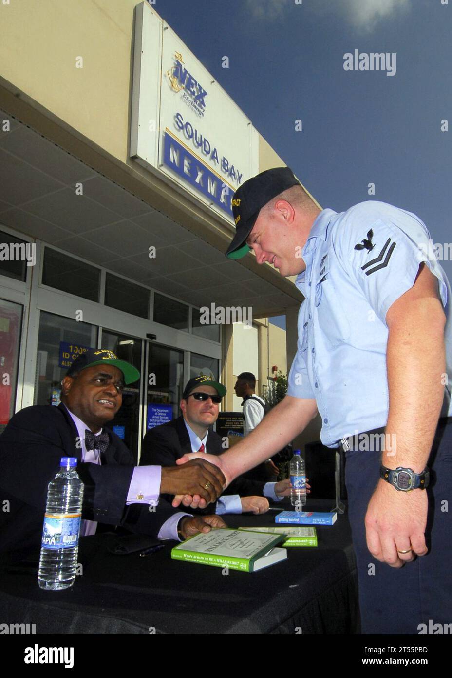 Moneywise hi-res stock photography and images - Alamy