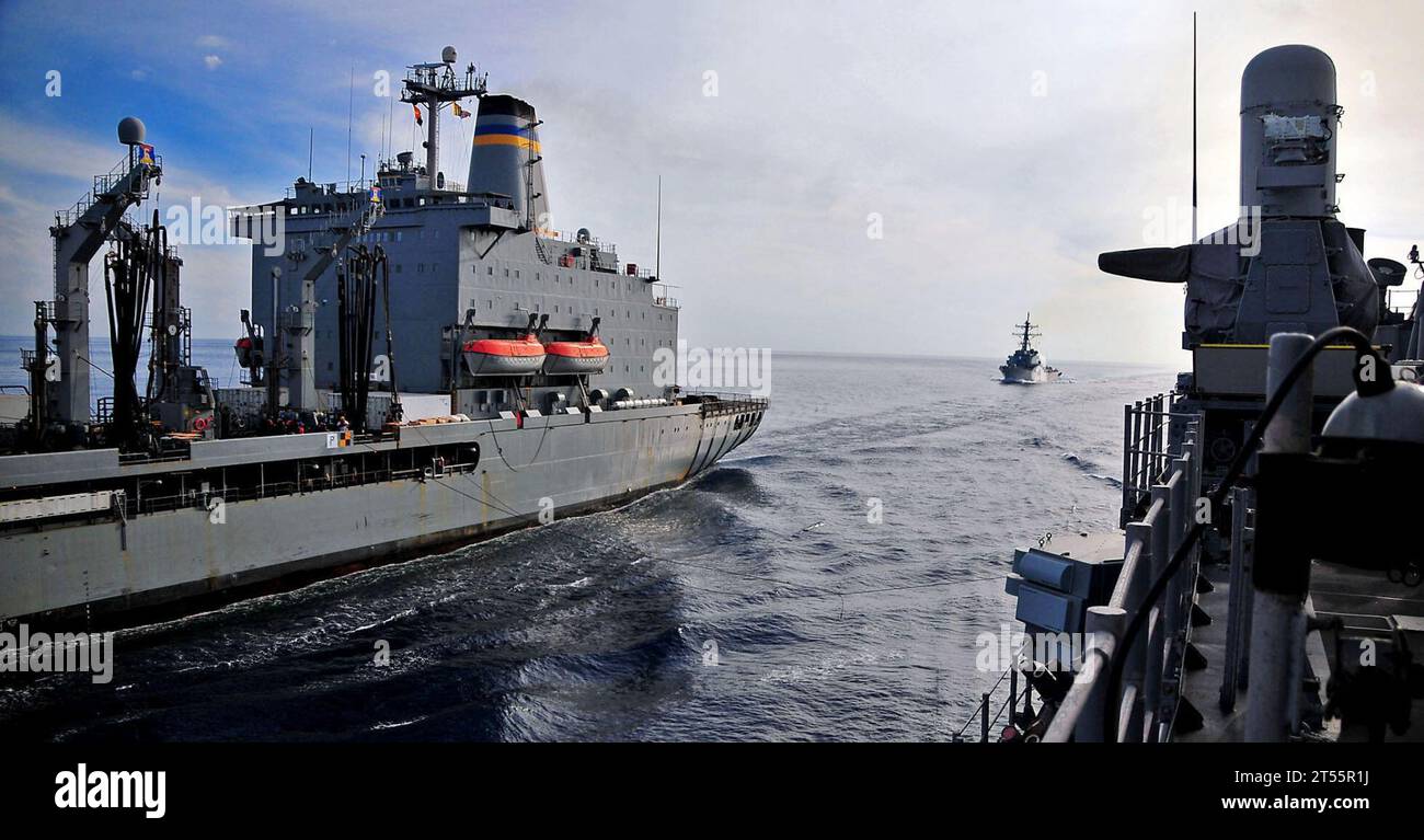 Lake Champlain, msc, navy, ships, UNREP Stock Photo - Alamy