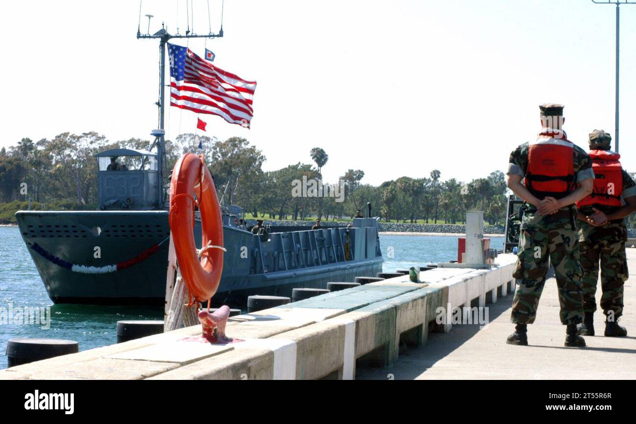 Landing Craft Unit (LCU) 1632 Stock Photo - Alamy