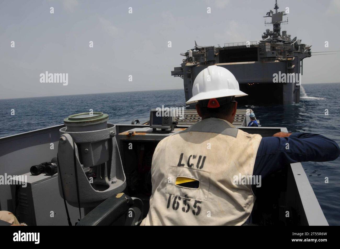 Landing Craft Utility 1655, LCS, navy, people, U.S. Navy, USS Nassau ...