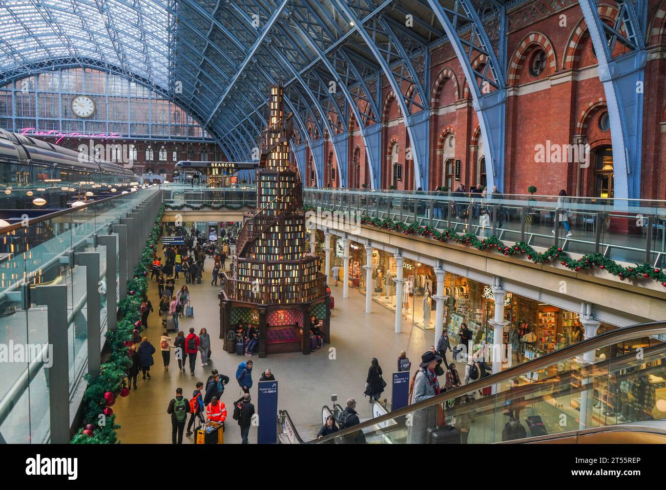 London, UK. 3 November 2023. A Christmas tree measuring 12 metres made ...