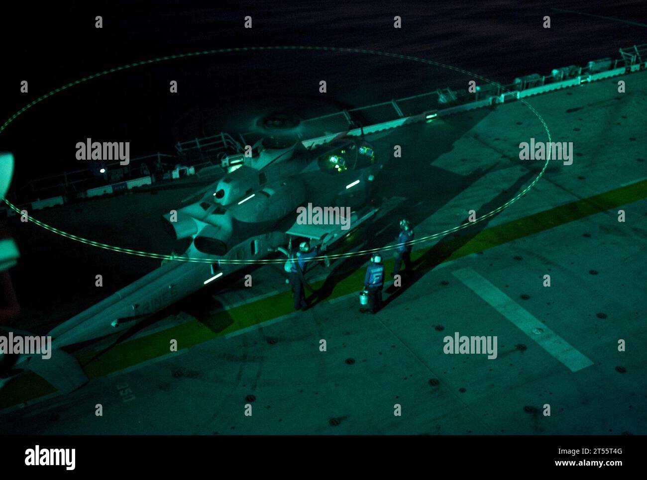 LHD 8, night flight operations, USS Makin Island Stock Photo - Alamy