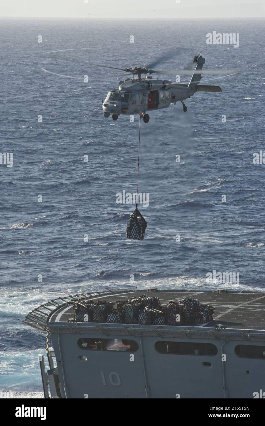 LHD 8, USS Makin Island, vertical replenishment Stock Photo - Alamy
