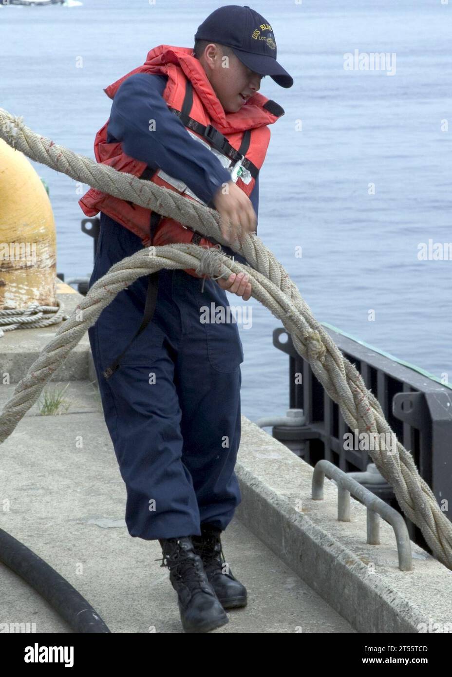 line handlers, McCampbell, Yokosuka Stock Photo - Alamy