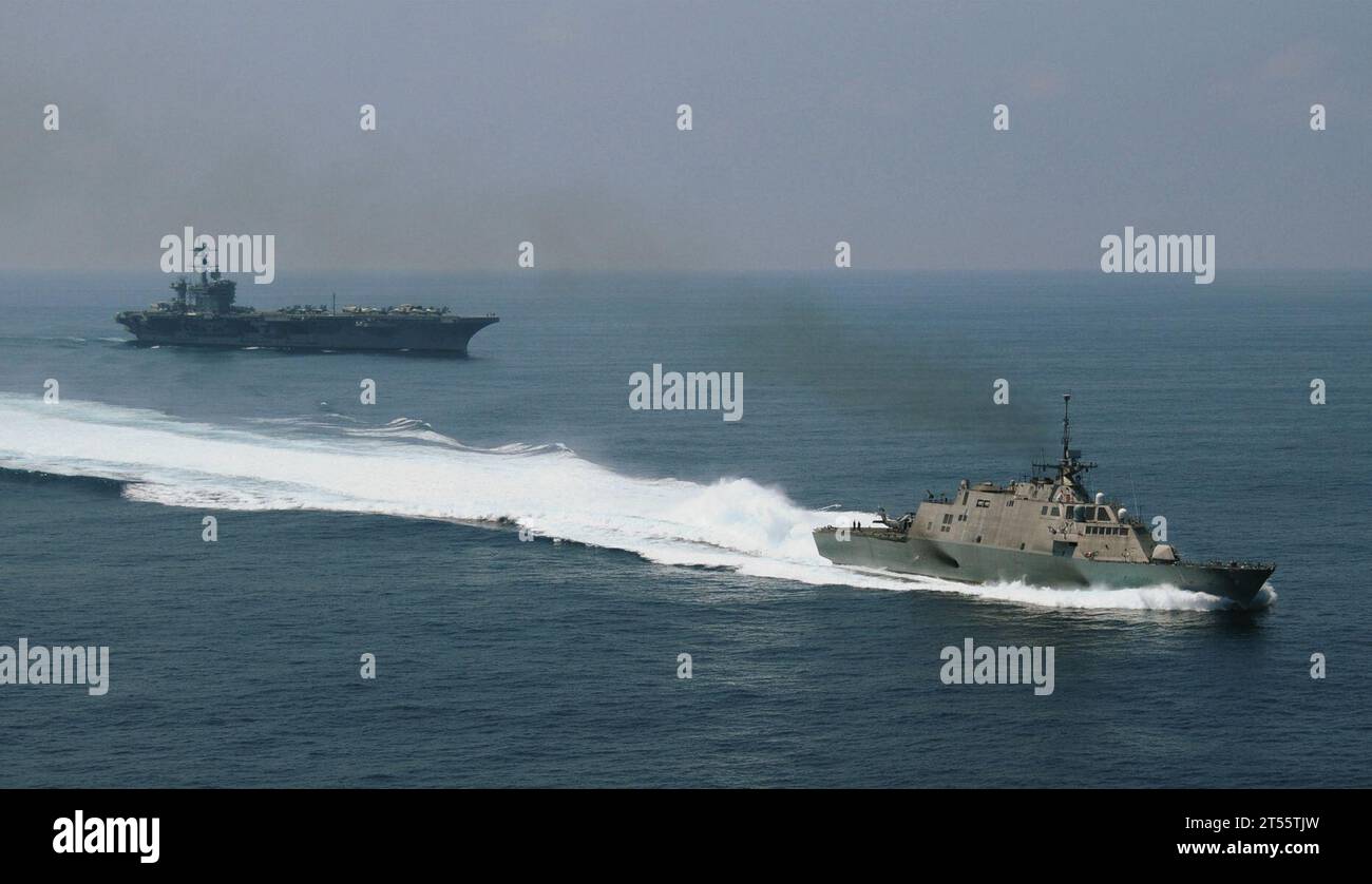 Littoral Combat Ship, navy, refueling at sea, ships, U.S. Navy, UNREP ...