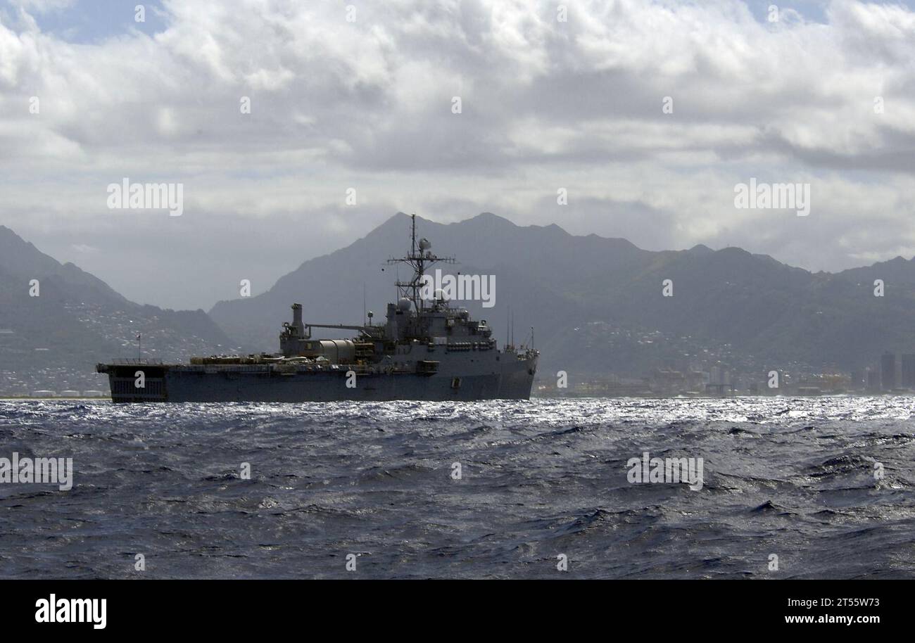 LPD 7, rimpac, USS Cleveland Stock Photo - Alamy