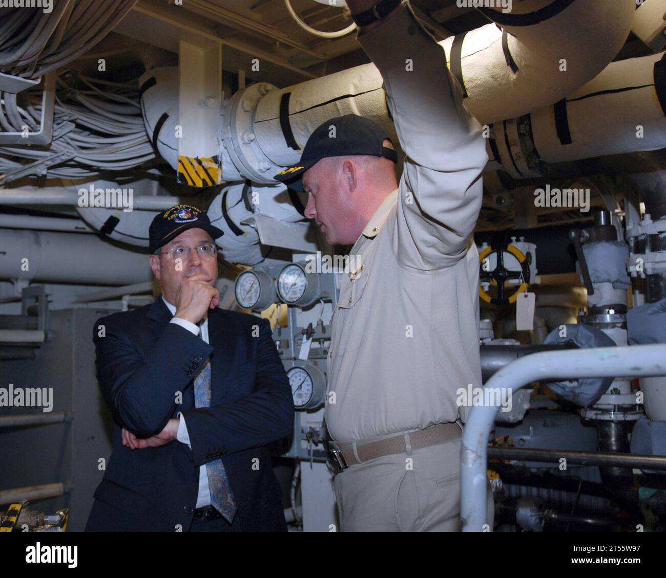 LPD-17, repairs, San Antonio, secnav Stock Photo - Alamy