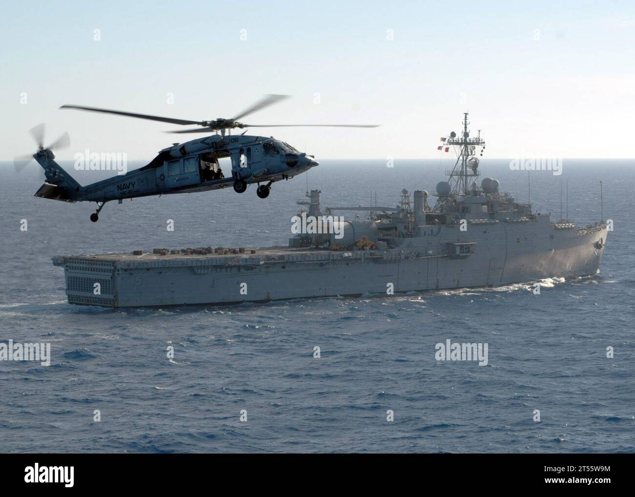 LPD 15, MH-60, ponce, Sea Hawk, USS Bataan Stock Photo - Alamy