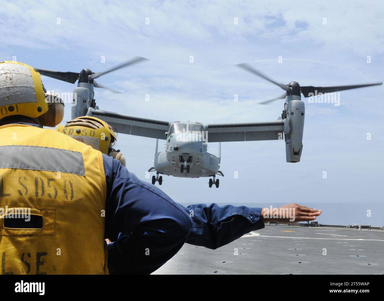 LSD 50, Marine Corps V-22 Osprey, USS Carter Hall, USS Carter Hall (LSD ...