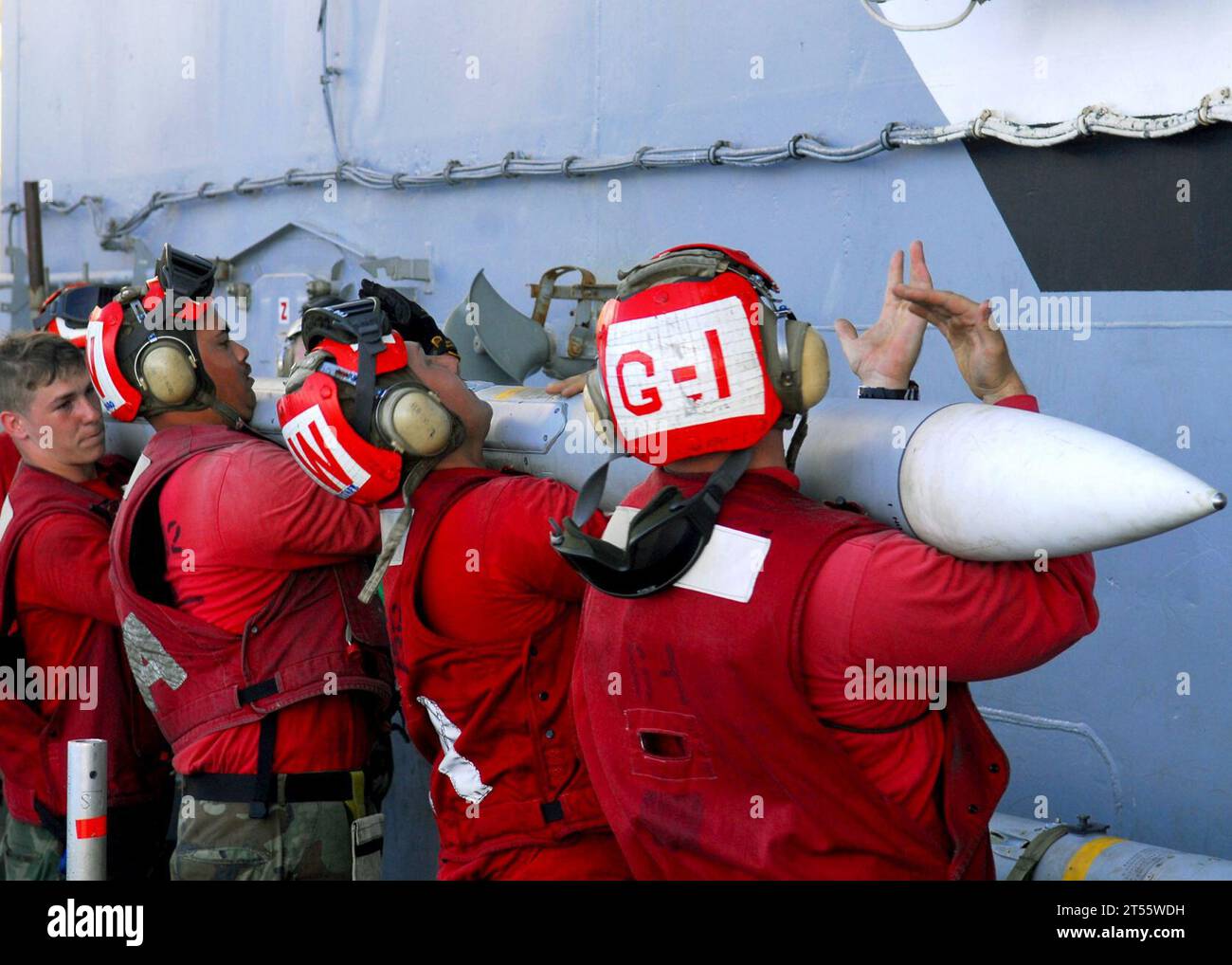 M-120 AMRAAM, USS Kitty Hawk (CV 63 Stock Photo - Alamy