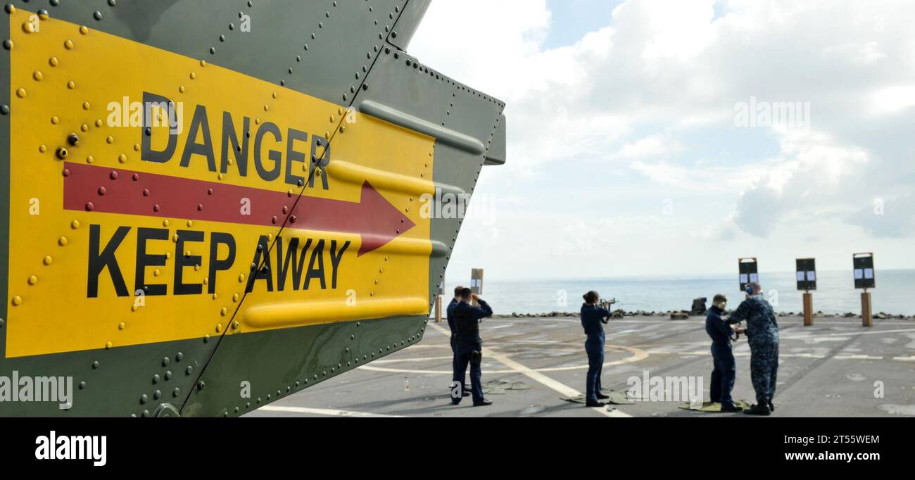 M-16, US Navy, USS Blue Ridge (LCC 19 Stock Photo - Alamy