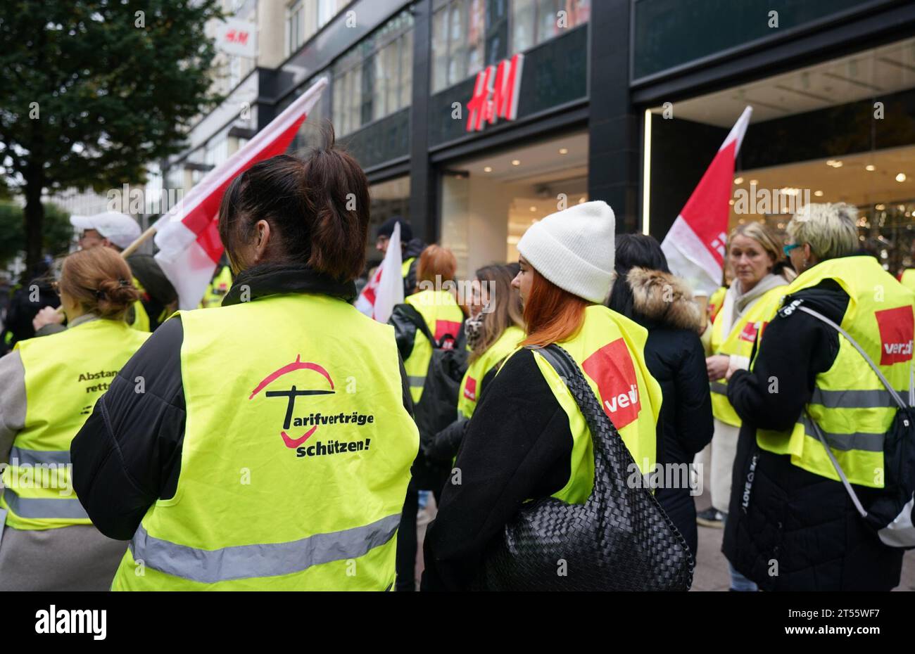 Hamburg, Germany. 03rd Nov, 2023. Employees of the Swedish clothing ...