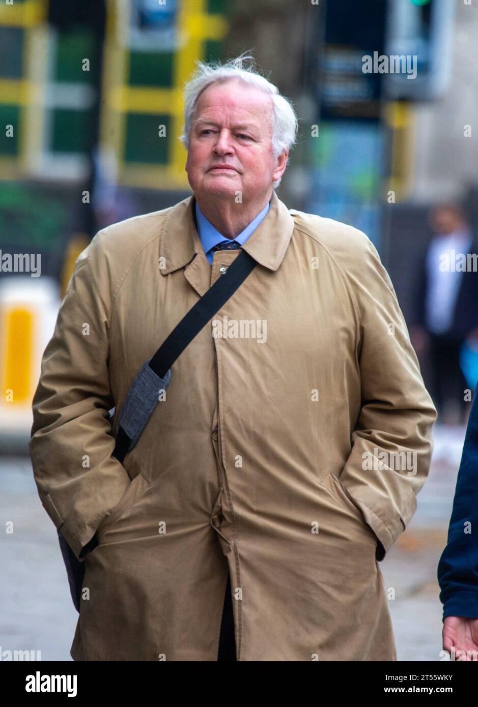 London, England, UK. 3rd Nov, 2023. Conservative MP BOB STEWART arrives ...