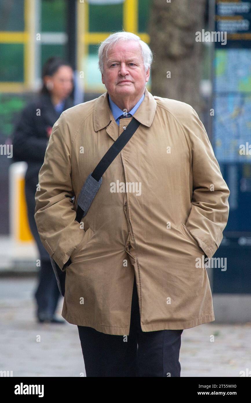 London, England, UK. 3rd Nov, 2023. Conservative MP BOB STEWART arrives ...