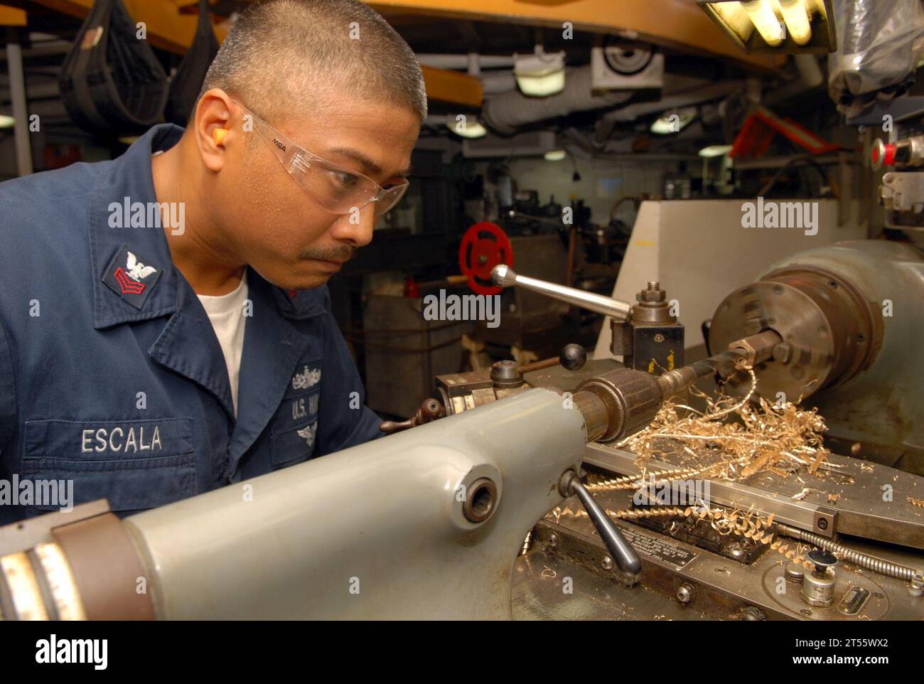 maintenance, navy, people, Sailors, U.S. Navy, USS Harpers Ferry (LSD ...