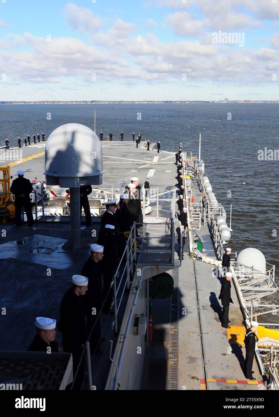 man the rails, Norfolk, Sailors, U.S. navy , USS Nassau (LHA 4), Va ...