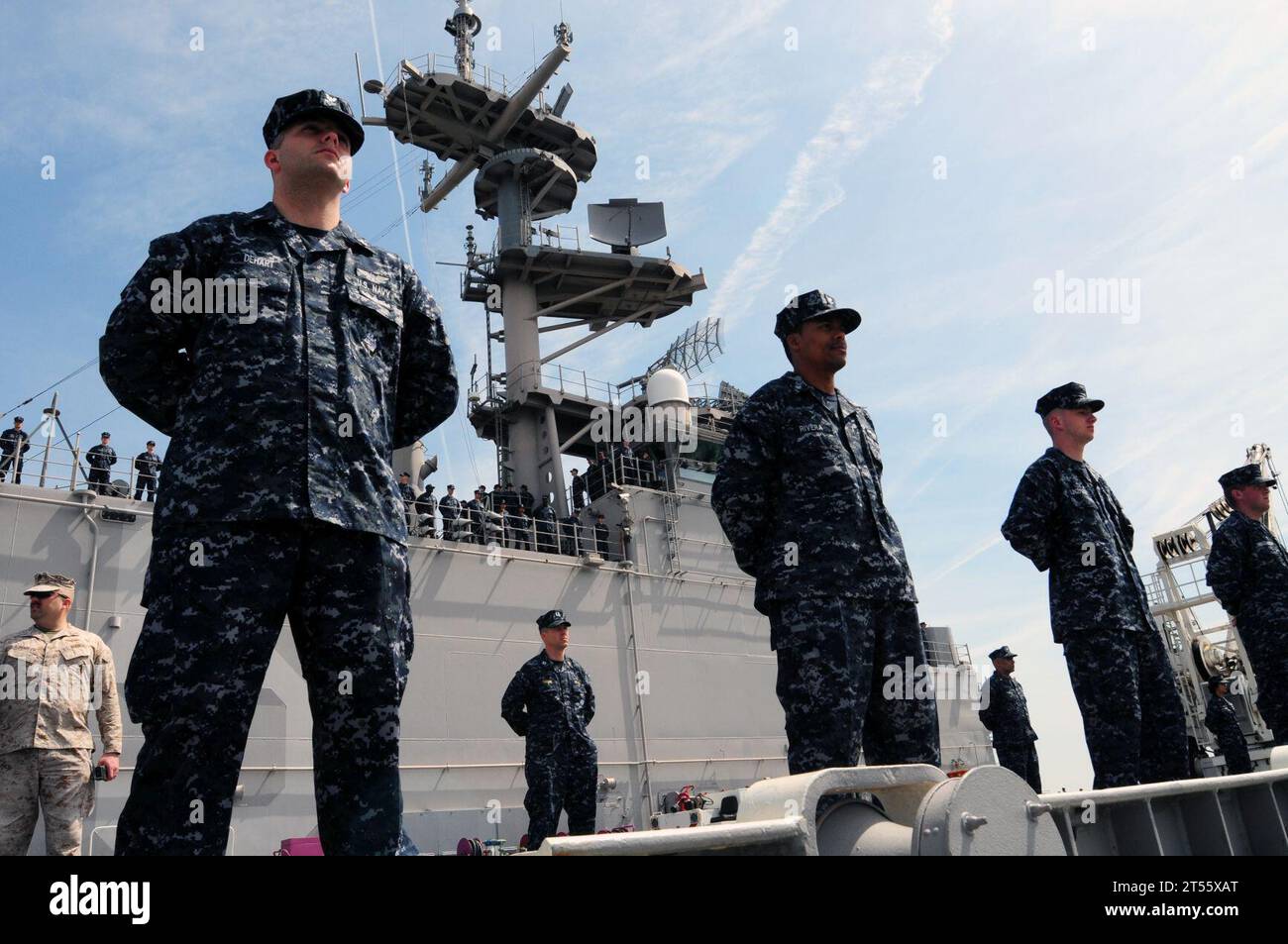 manning the rails, Marines, radar, working uniform Stock Photo - Alamy