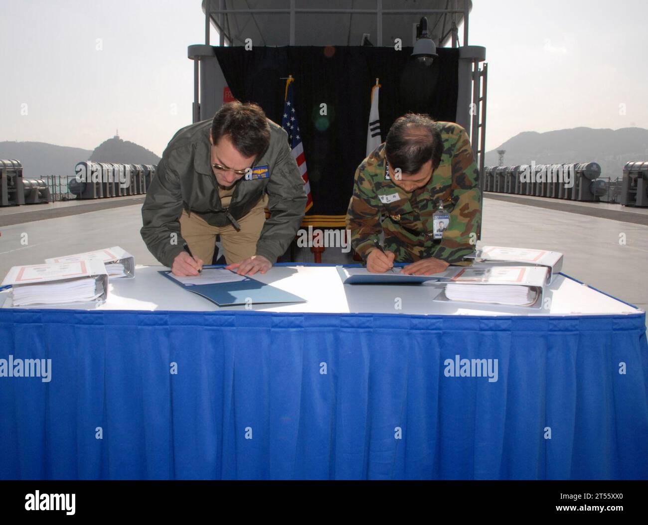 maritime operational plan (OPLAN), USS Blue Ridge (LCC 19 Stock Photo ...