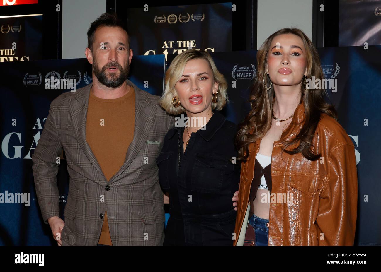 Los Angeles, Ca. 2nd Nov, 2023. Noah Wyle, Sara Wells, Auden Wyle at ...