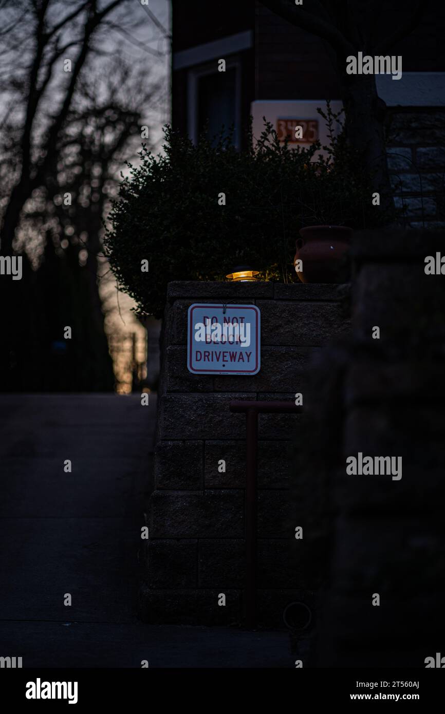 Do Not Block Roadway Sign USA Stock Photo - Alamy