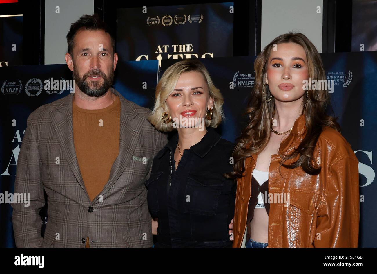 LOS ANGELES, CA -NOVEMBER 2: Noah Wyle, Sara Wells, Auden Wyle at the ...