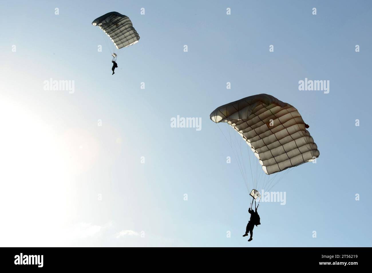 military free fall, Parachute, Special warfare combatant-craft crewmen ...