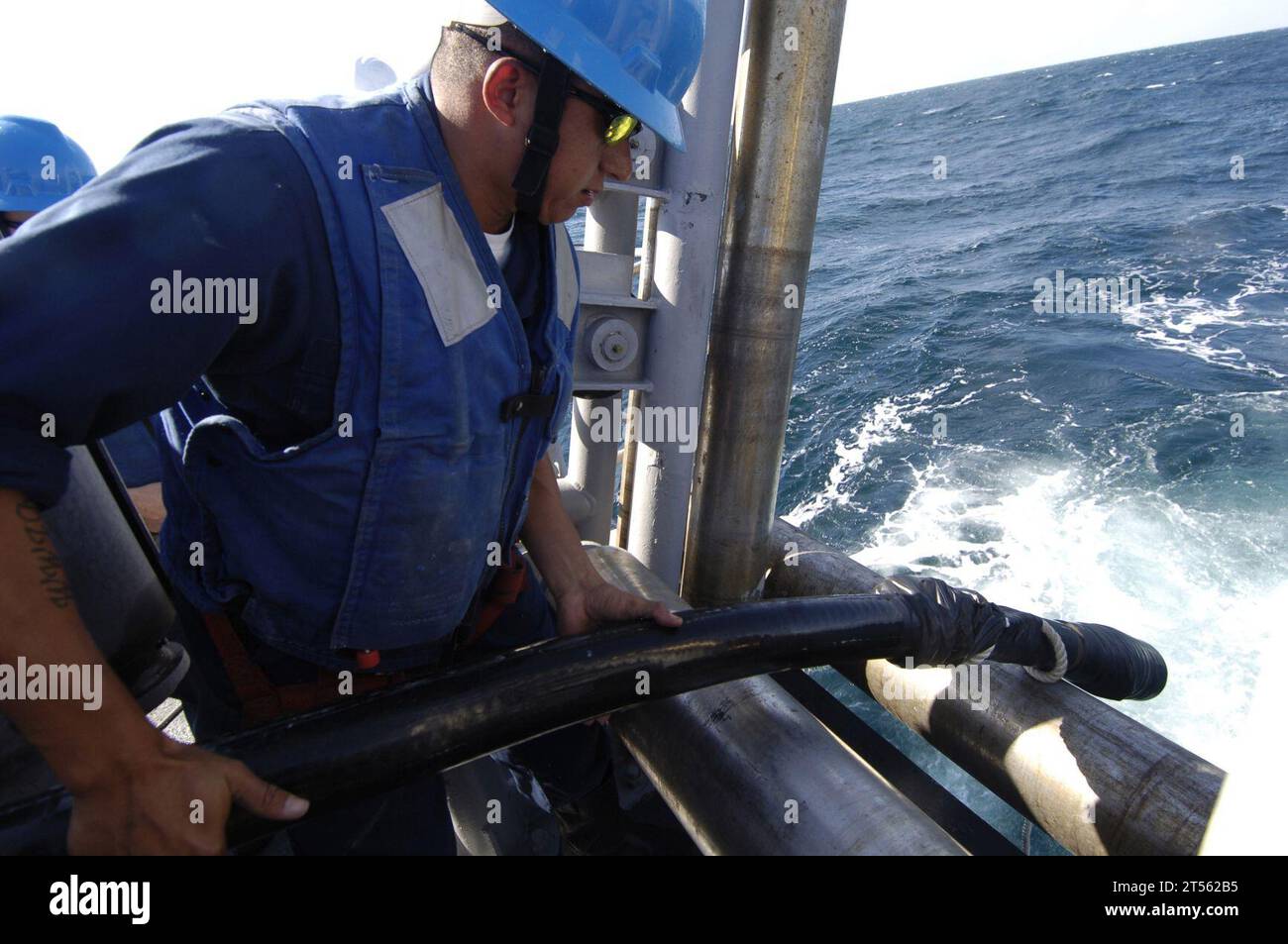 mine neutralization vehicle (MNV), USS Ardent (MCM 12 Stock Photo - Alamy