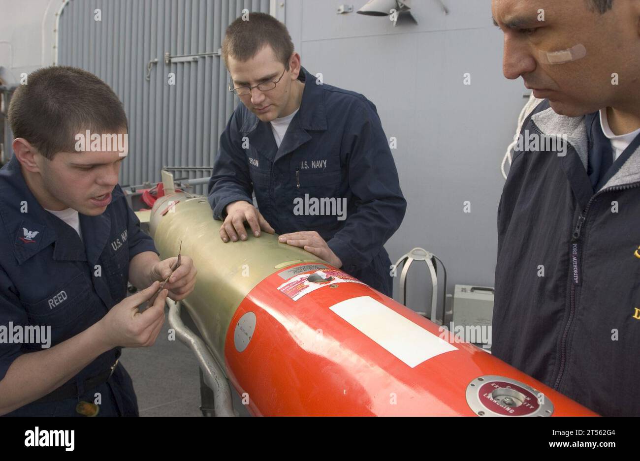 MK-46 torpedo, Philippine Sea, USS Mustin Stock Photo - Alamy