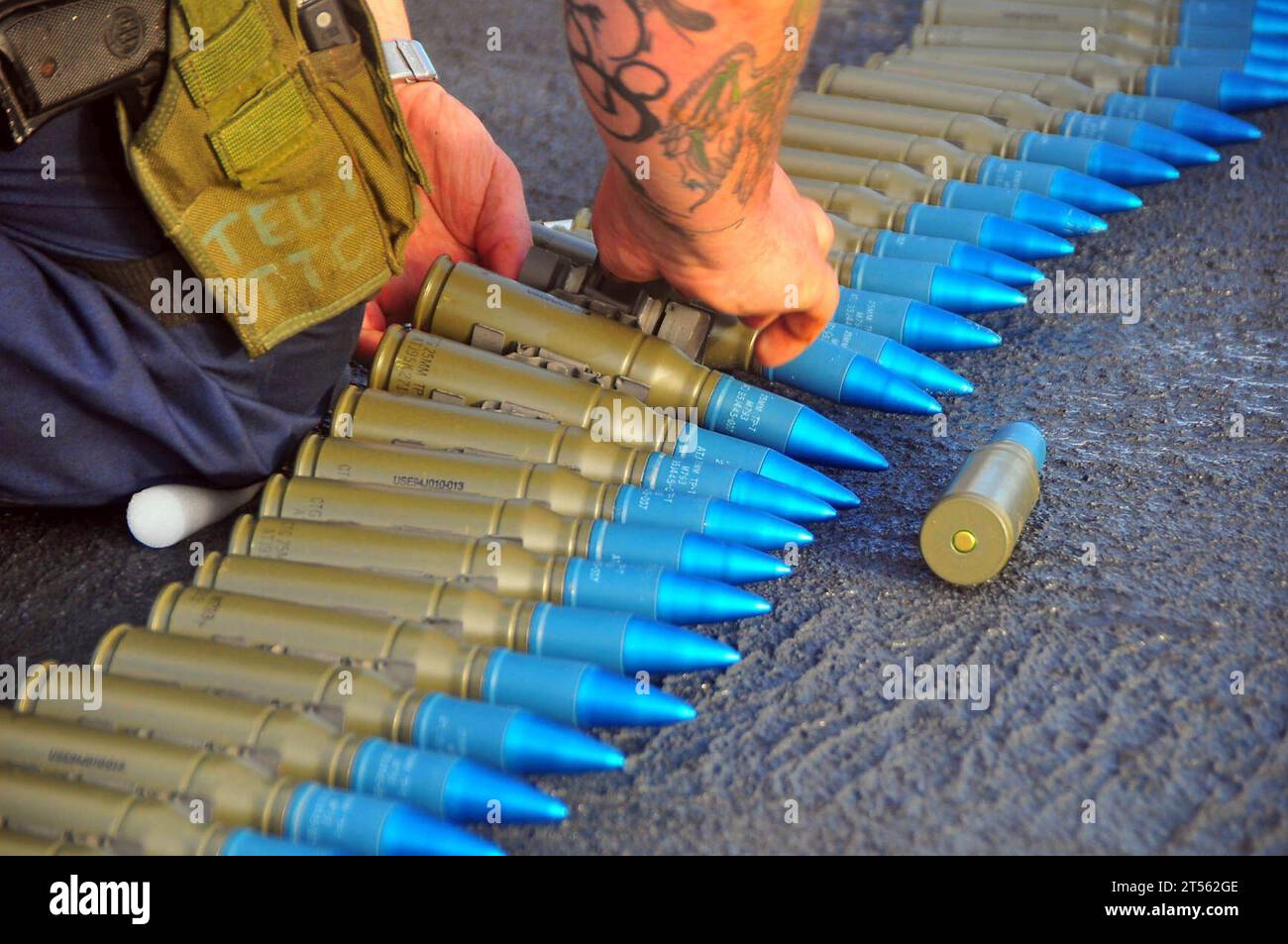 MK-38 25mm machine gun, rounds, USS Lake Champlain (CG 57 Stock Photo - Alamy