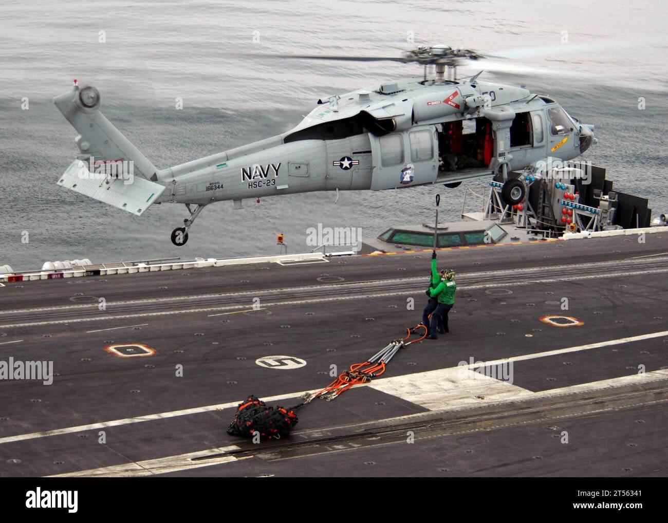 msc, UNREP, USS Abraham Lincoln (CVN 72), vertrep Stock Photo - Alamy