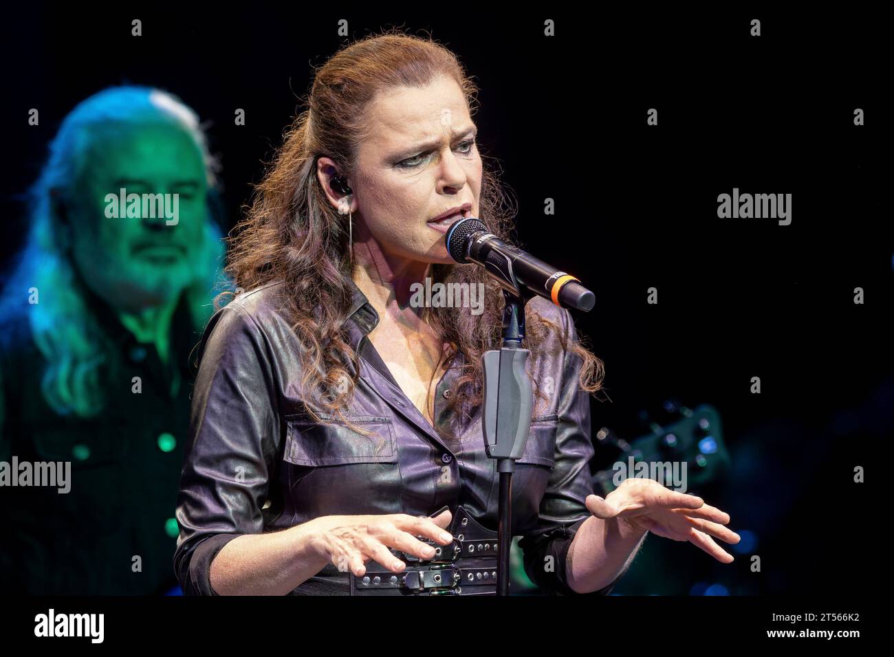 Rockband Silly mit Sängerin Julia Neigel live bei der 15.HOPE Gala im ...