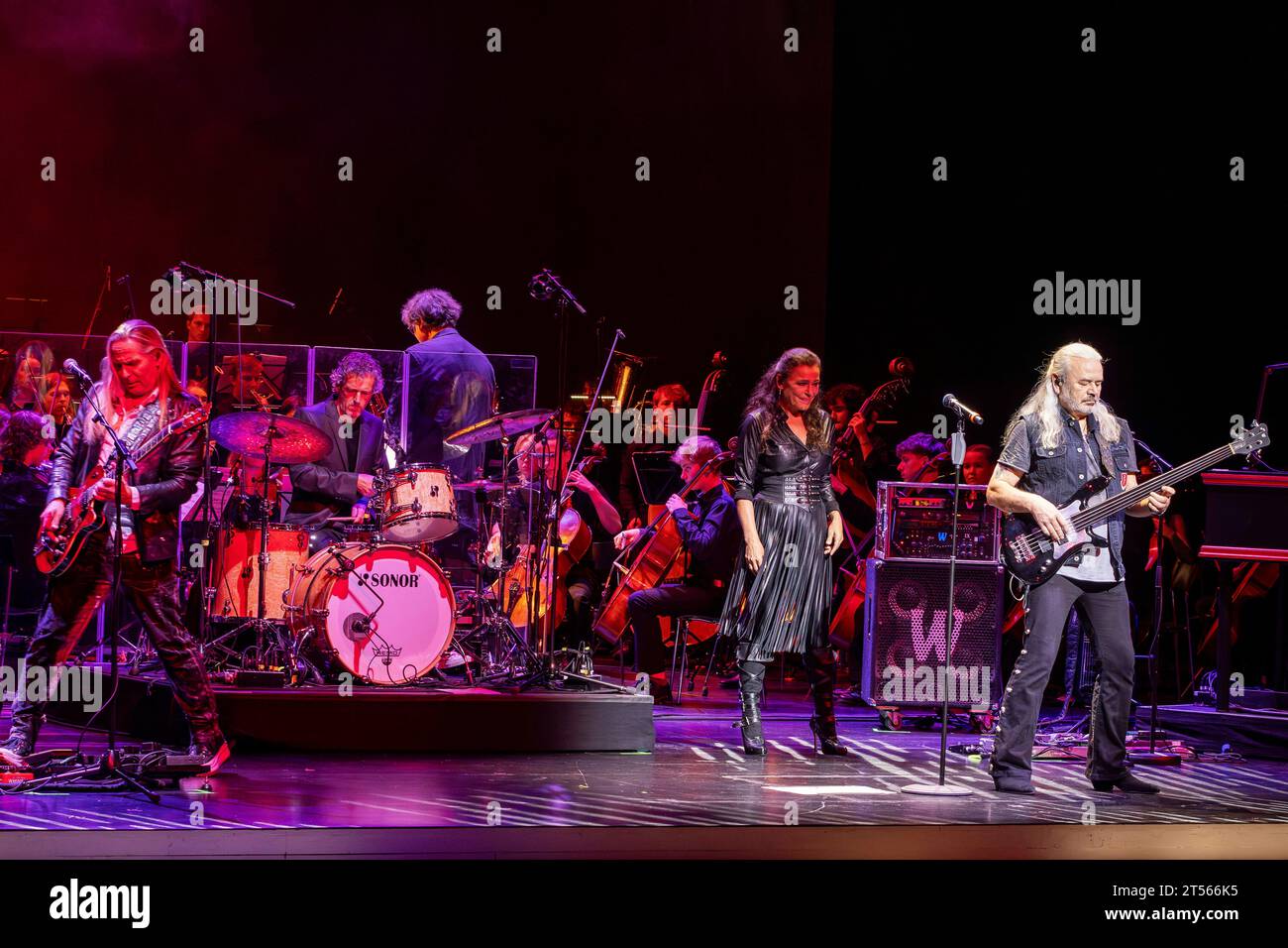 Rockband Silly mit Sängerin Julia Neigel live bei der 15.HOPE Gala im ...