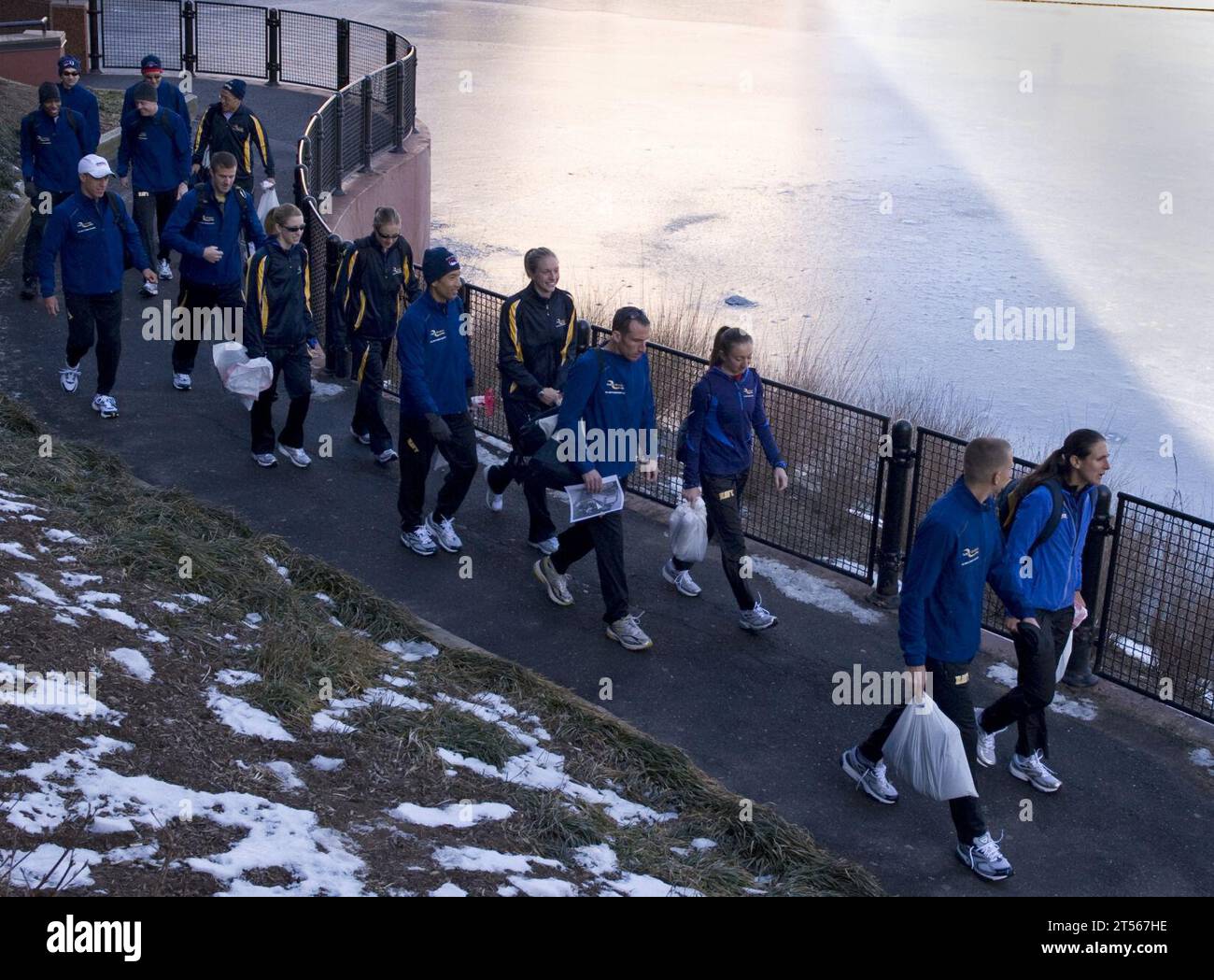 Navy race team hi-res stock photography and images - Alamy