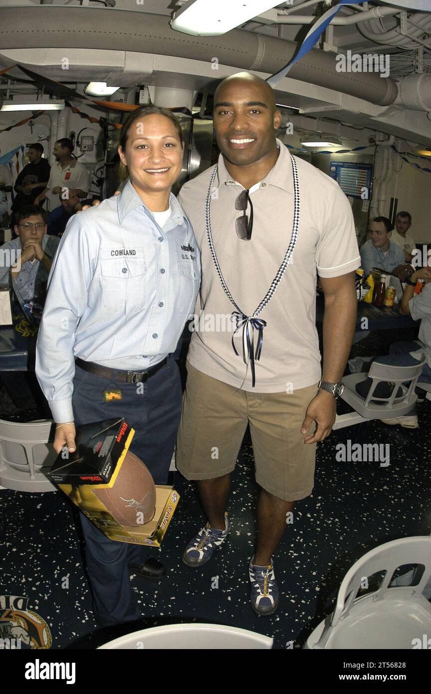 Military barber us navy hi-res stock photography and images - Alamy