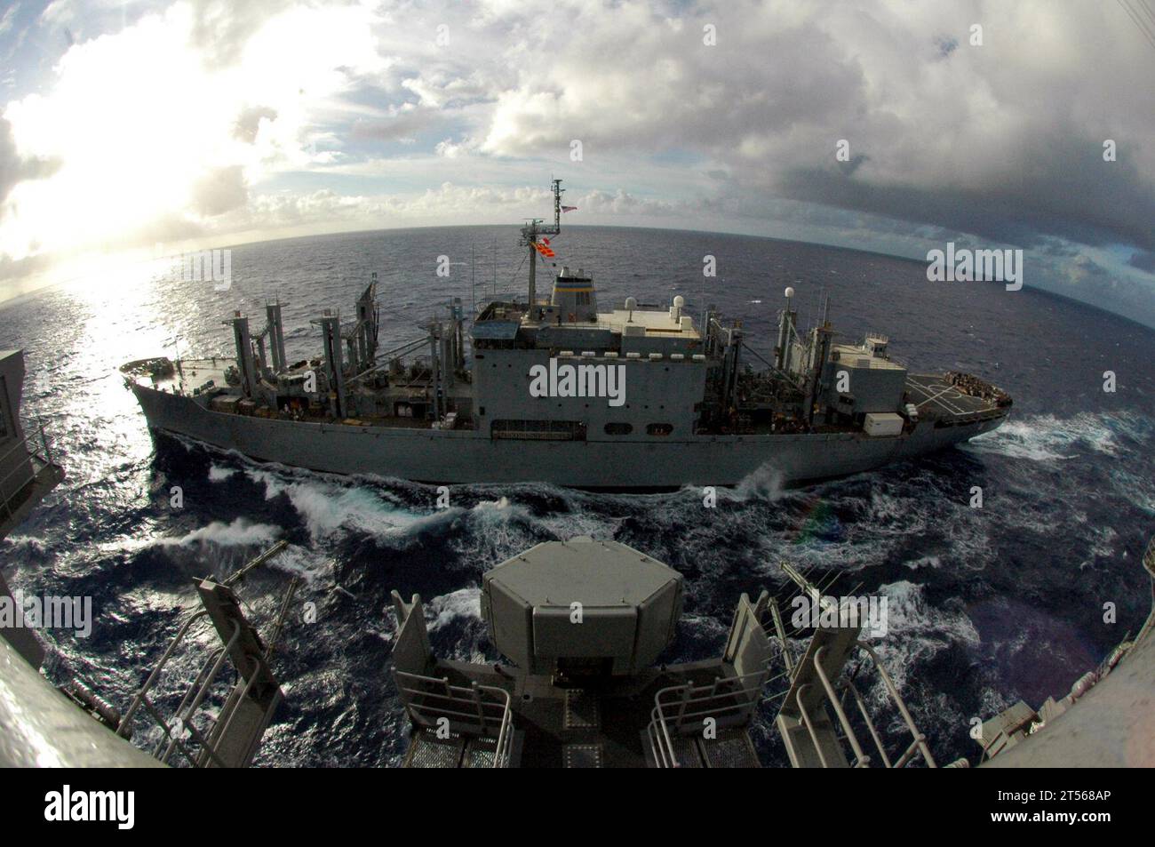 Nimitz-Class aircraft carrier USS Ronald Reagan (CVN-76), Pacific Ocean ...
