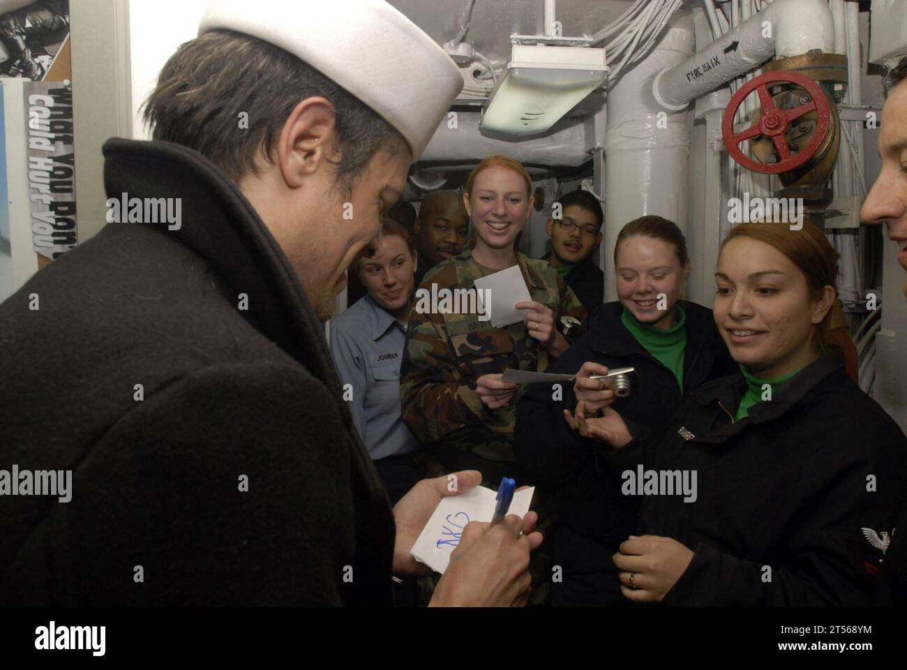 nuclear-powered aircraft carrier USS Nimitz (CVN 68), Pacific Ocean ...