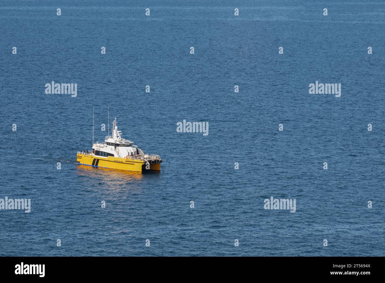 Crew transfer boat hi-res stock photography and images - Alamy