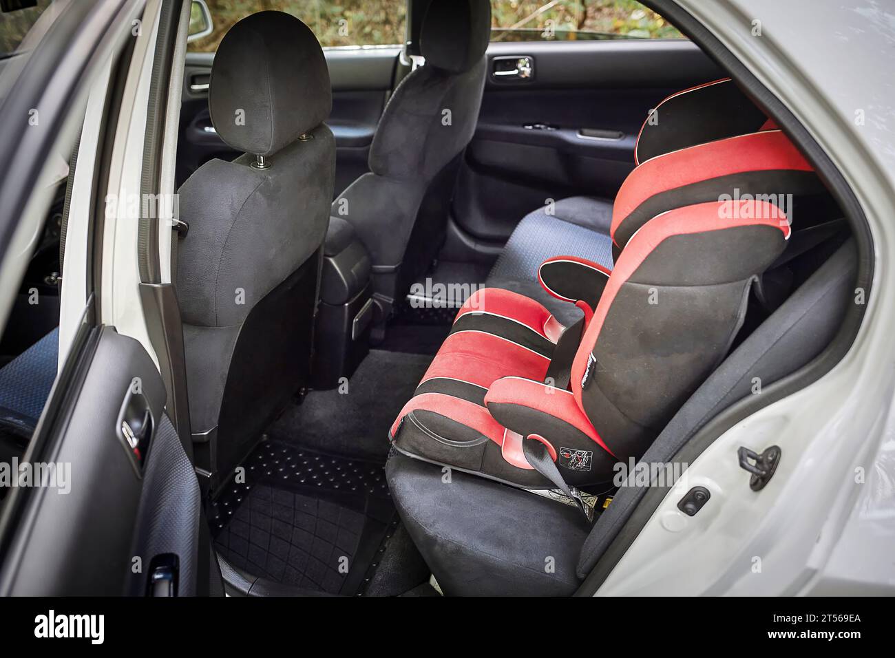 Baby car seat empty hi-res stock photography and images - Alamy