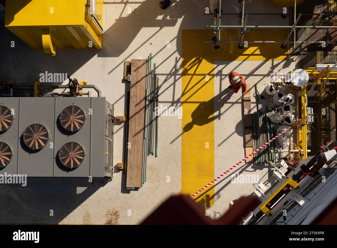 Scaffolder work hi-res stock photography and images - Alamy