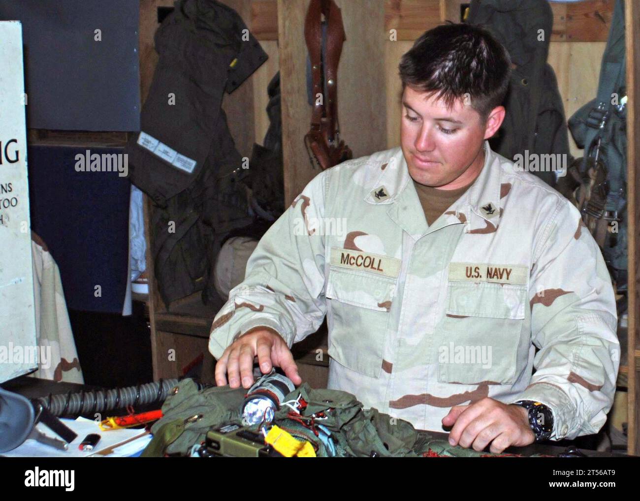 Parachute rigger hi-res stock photography and images - Alamy