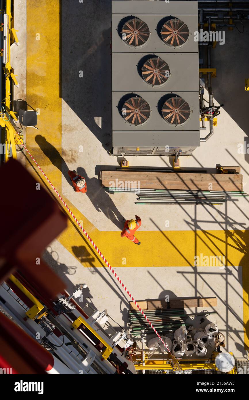 Offshore construction hi-res stock photography and images - Alamy