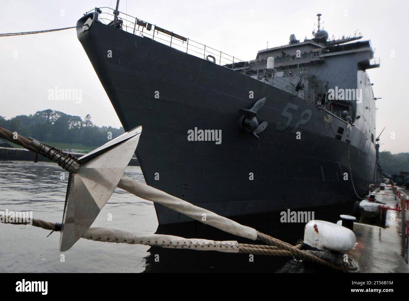 Peleliu Amphibious Ready Group, pier, rat guard, Sailor, U.S. Navy, USS ...