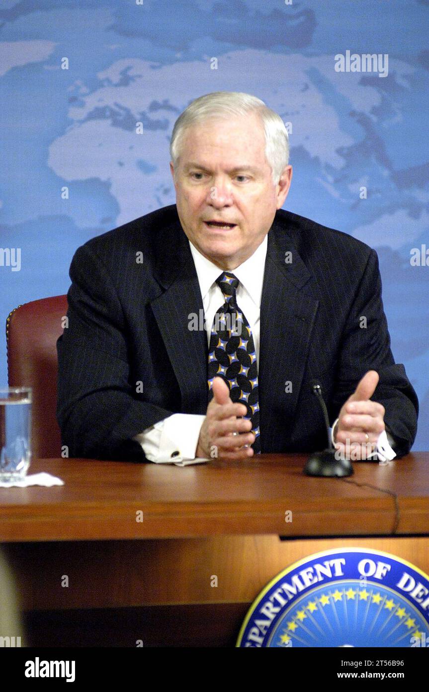 Pentagon, people, robert m. gates. press, SECDEF Stock Photo - Alamy