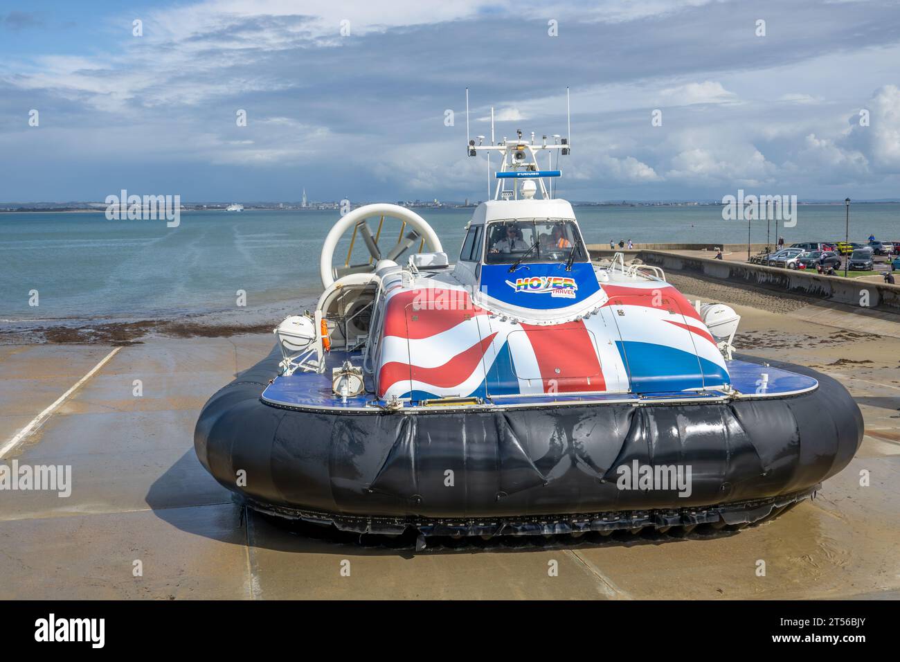 Isle of Wight commercial hovercraft Stock Photo - Alamy Isle of Wight commercial hovercraft Stock Photo - Alamy