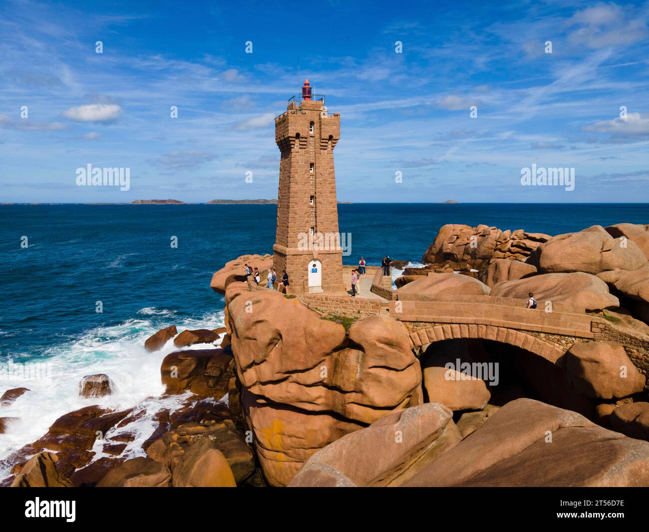 Lighthouse, Phare de Men Ruz, Ploumanac'h, Ploumanach, Pointe de ...