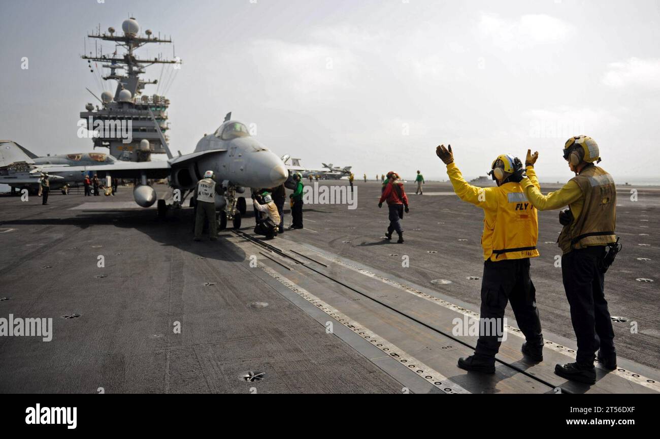 plane captain, Ragin' Bulls, Sailors, Strike Fighter Squadron (VFA) 37 ...